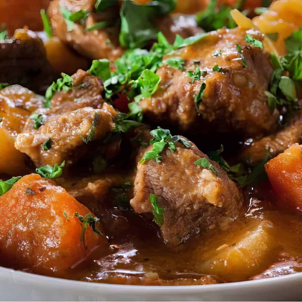 Hearty & Easy Beef Stew | Lola Jay Yum!