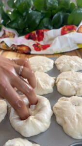 No-Knead Focaccia Muffins with Roasted Garlic | Lola Jay Yum!