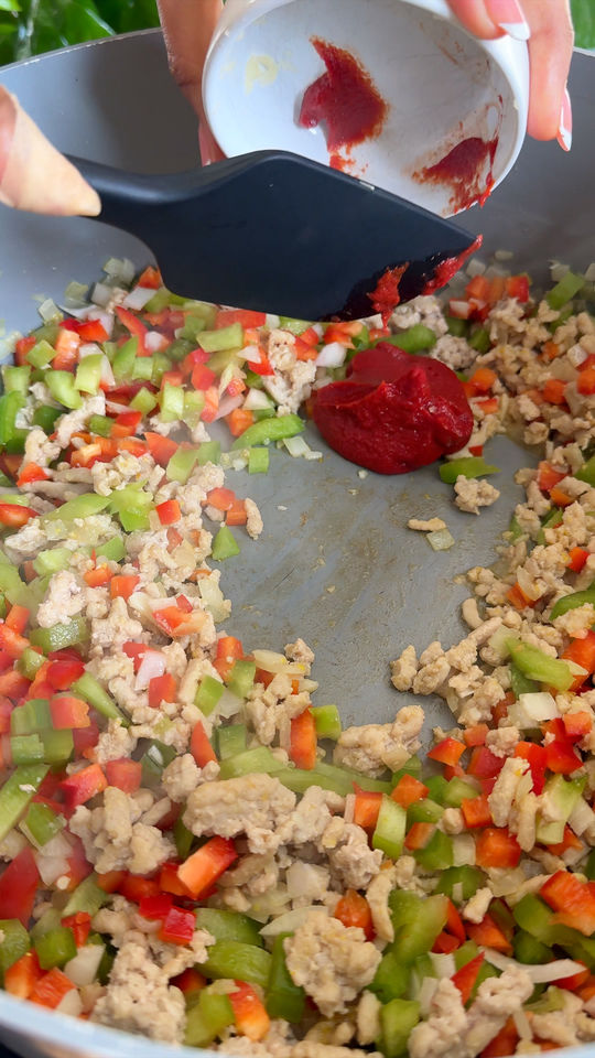 Stuffed Pepper Soup | Lola Jay Yum!